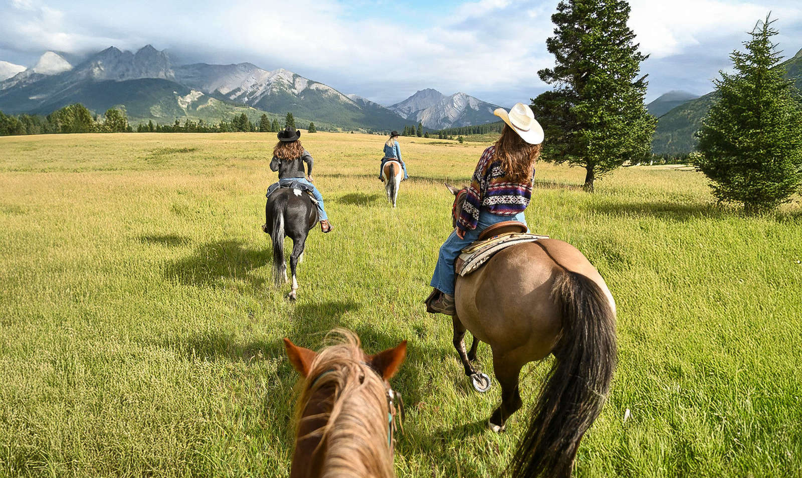 Ranch holiday in Alberta, Canada, in the Rocky Mountains | Equus Journeys